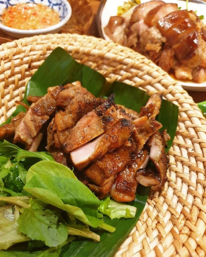 Kin Kao Young一秒置身泰国街头🇹🇭网友力荐「泰式猪脚饭」软糯可口、人间美味不过如此💯 - 🇸🇬新加坡省钱皇后-皇后情报局