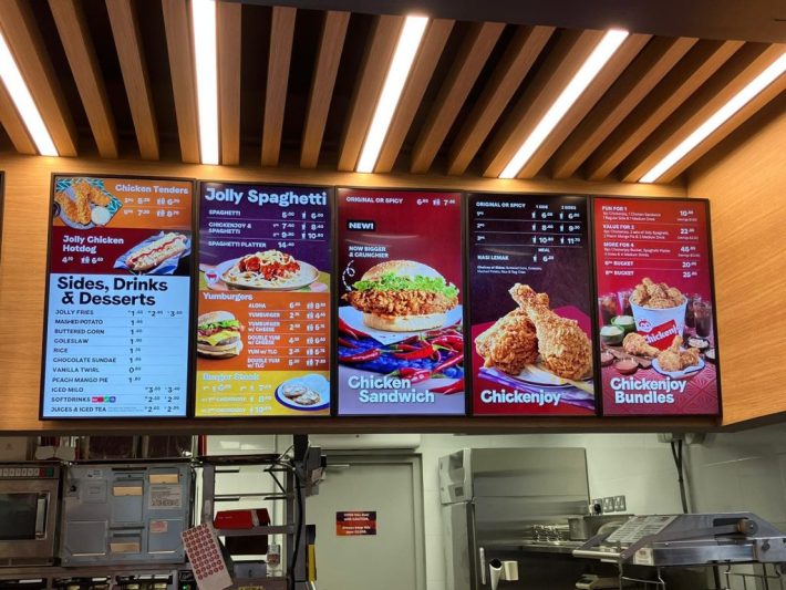 Jurong Spring油站有Jollibee新店！推出drive-thru设计，人在车上轻松下单买炸鸡~ - 🇸🇬新加坡省钱皇后-皇后情报局